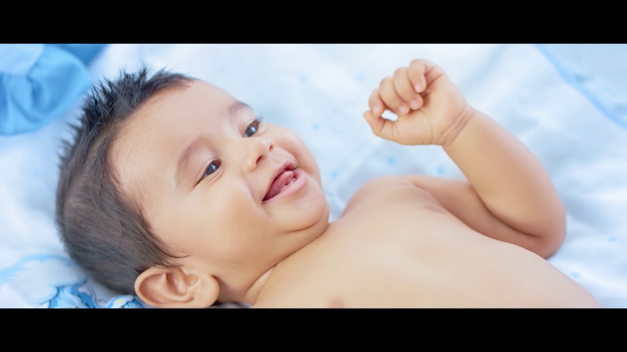 Velona Cuddles Bamboo Diaper - YouTube