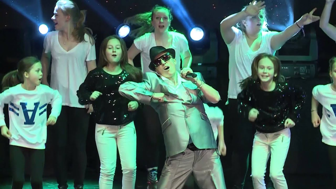 Gnam Gnam Style feat.Vivalamusica - YouTube