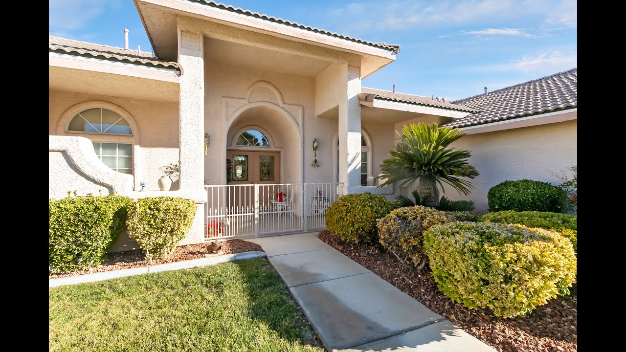 Looking for a spacious, single story home on a golf Course in Las Vegas ...