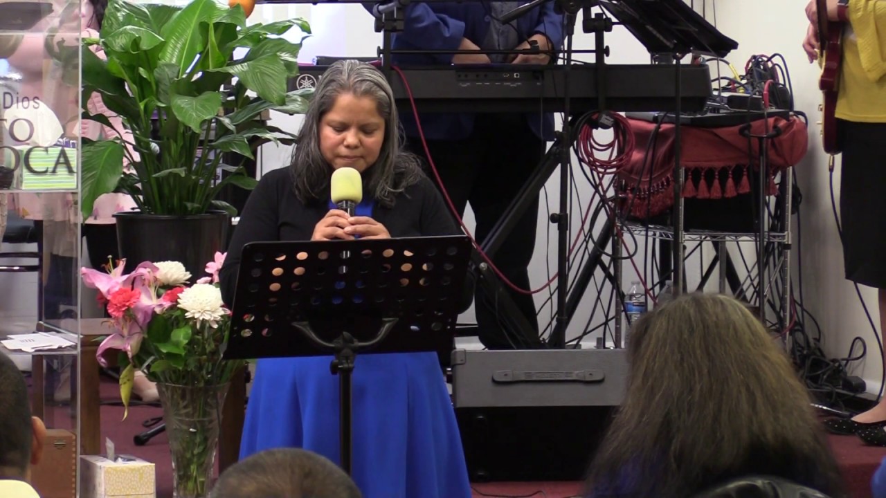 Esther Limon Iglesia de Dios Cristo es la Roca - YouTube