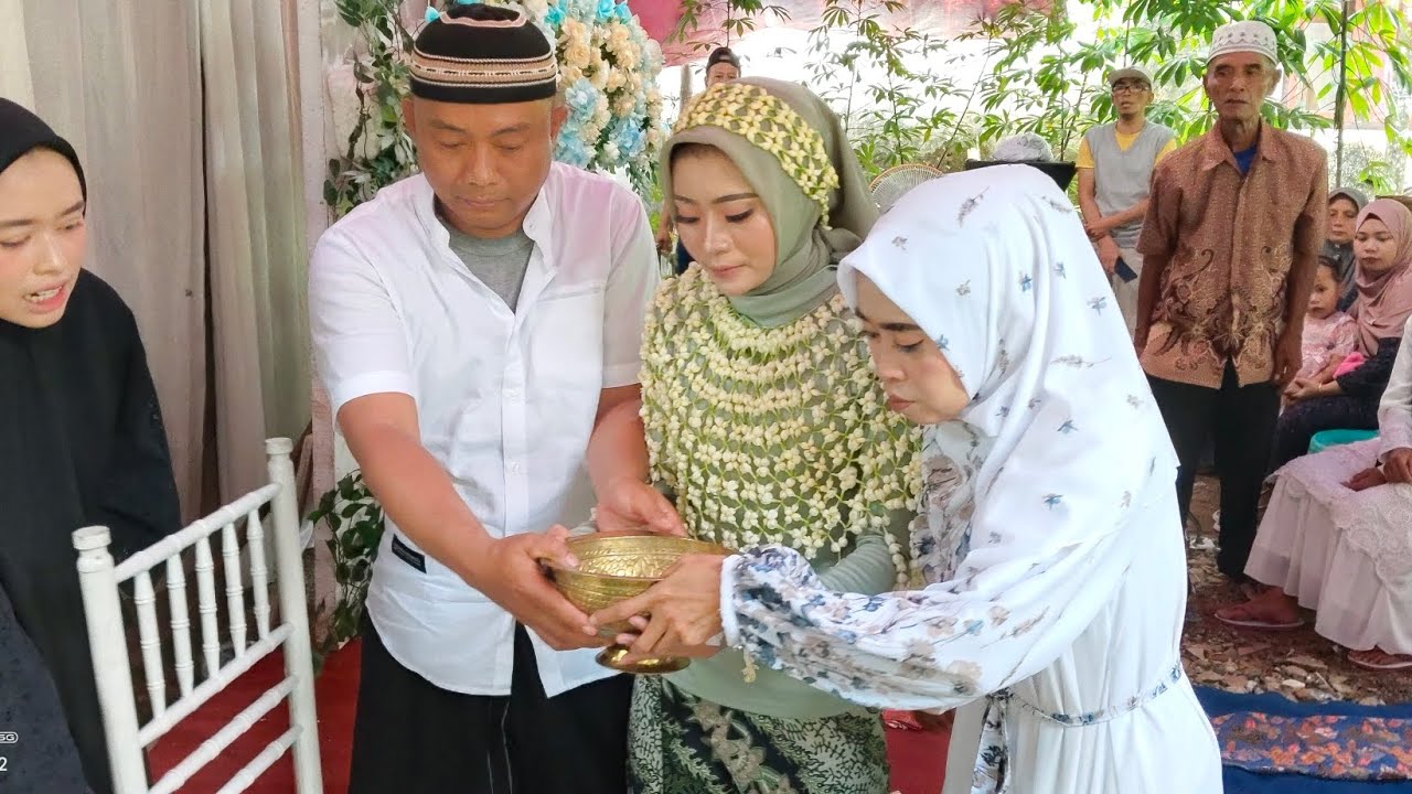 Siraman/Ngaras Dampal Nenk Melly - YouTube