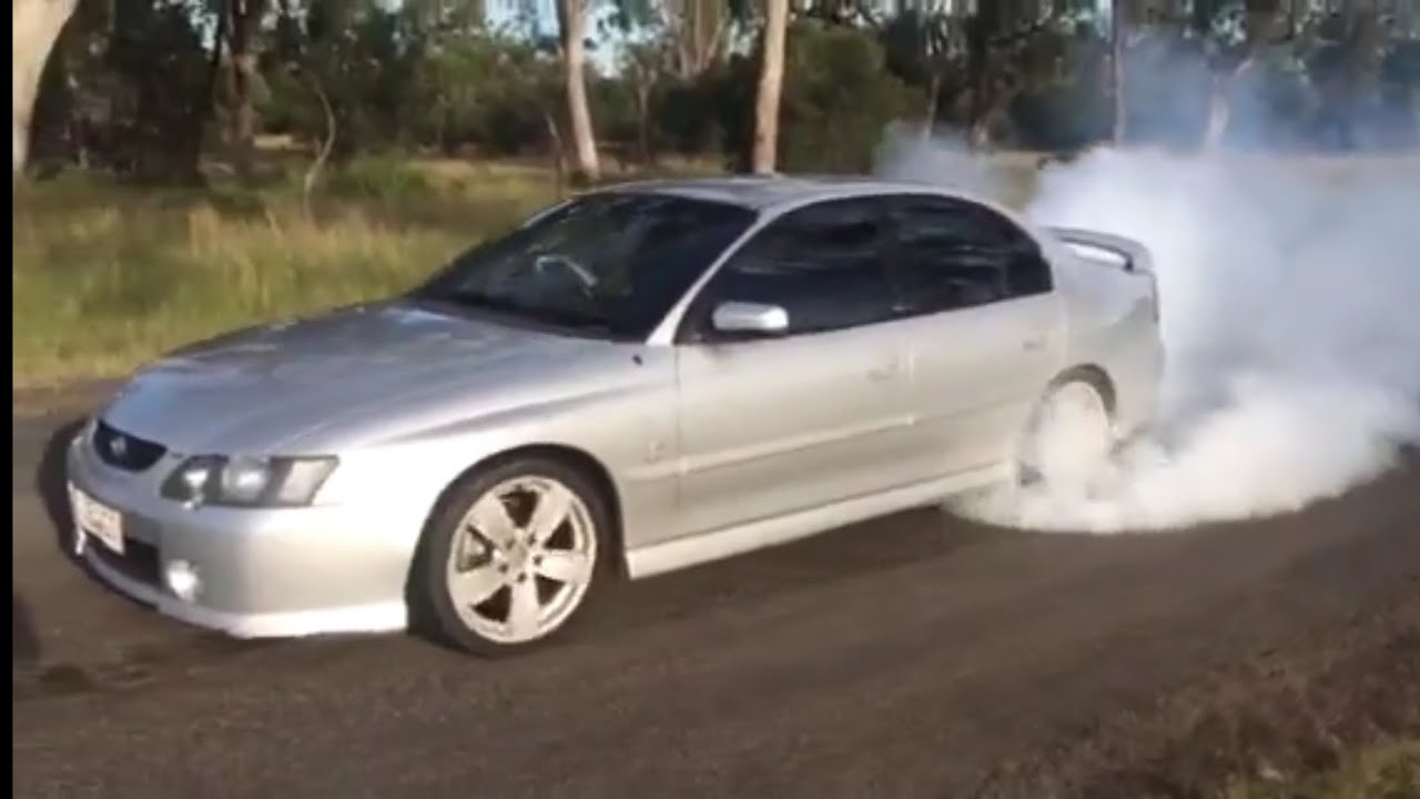 VY SS Holden Commodore burnout - YouTube