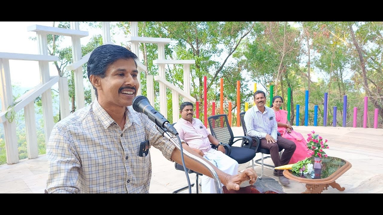 Mr Manoj Maniyur, DDE, Kozhikode addressing JNV Kozhikode Morning ...