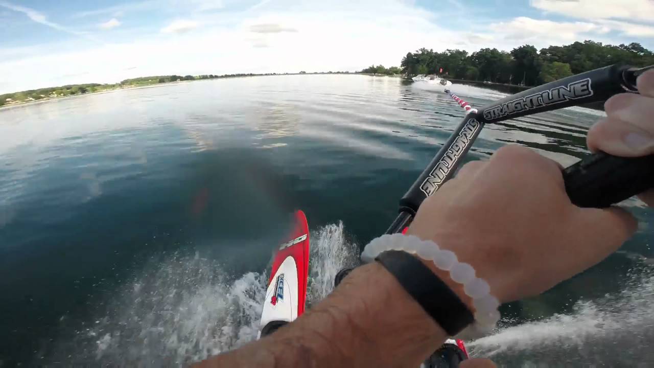 Waterskiing at lake Summerset - YouTube