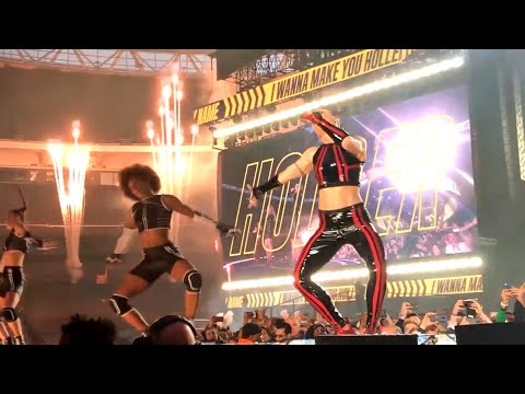 Spice Girls - HOLLER (Wembley Stadium Footage ONLY) - Spice World Tour ...