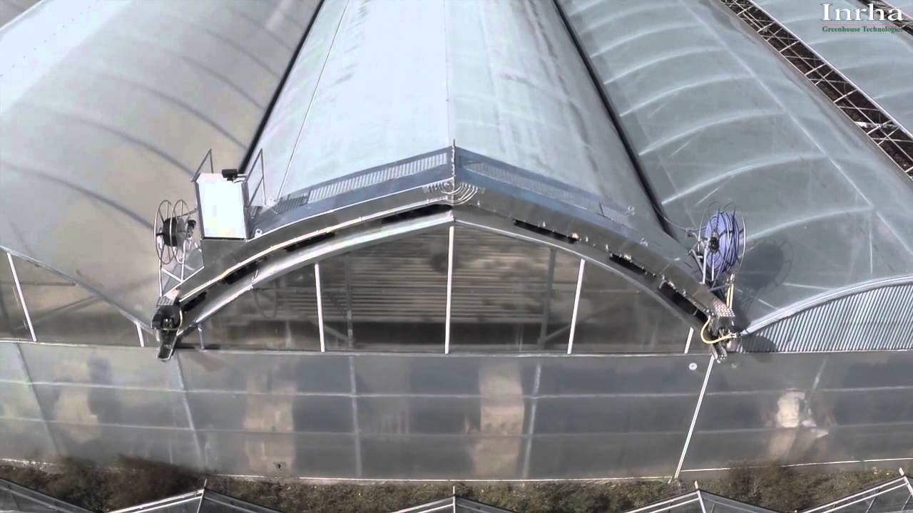 Inrha Greenhouse roof washer - YouTube