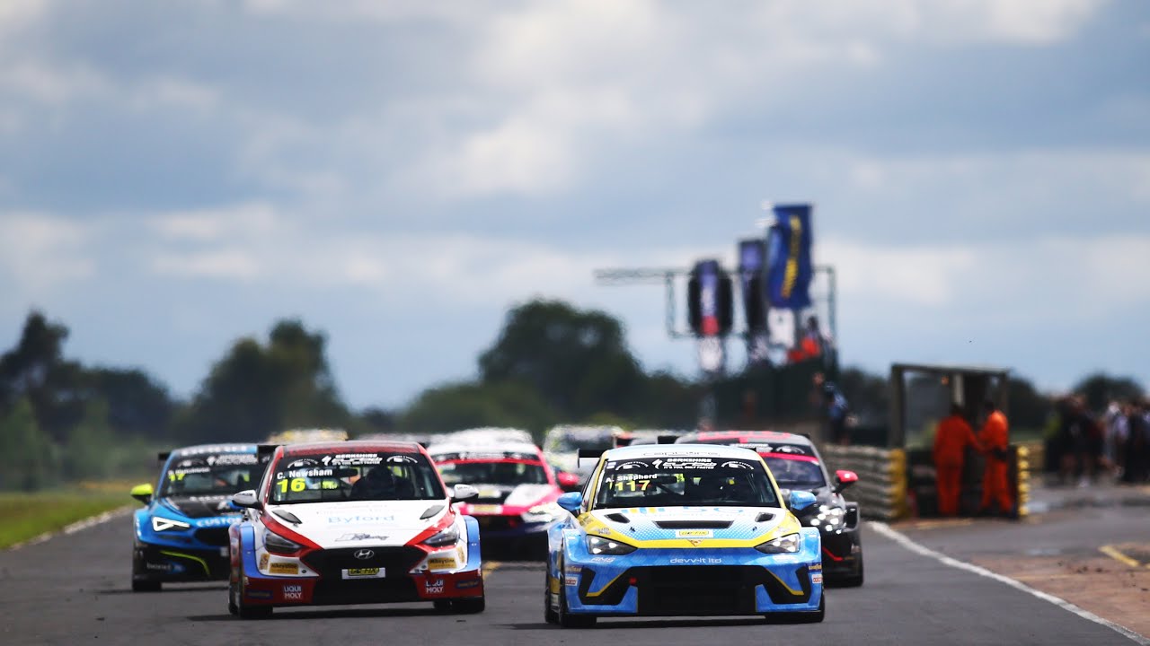 Capture Motorsport TCR UK Paddock Pass Croft 2025 - YouTube