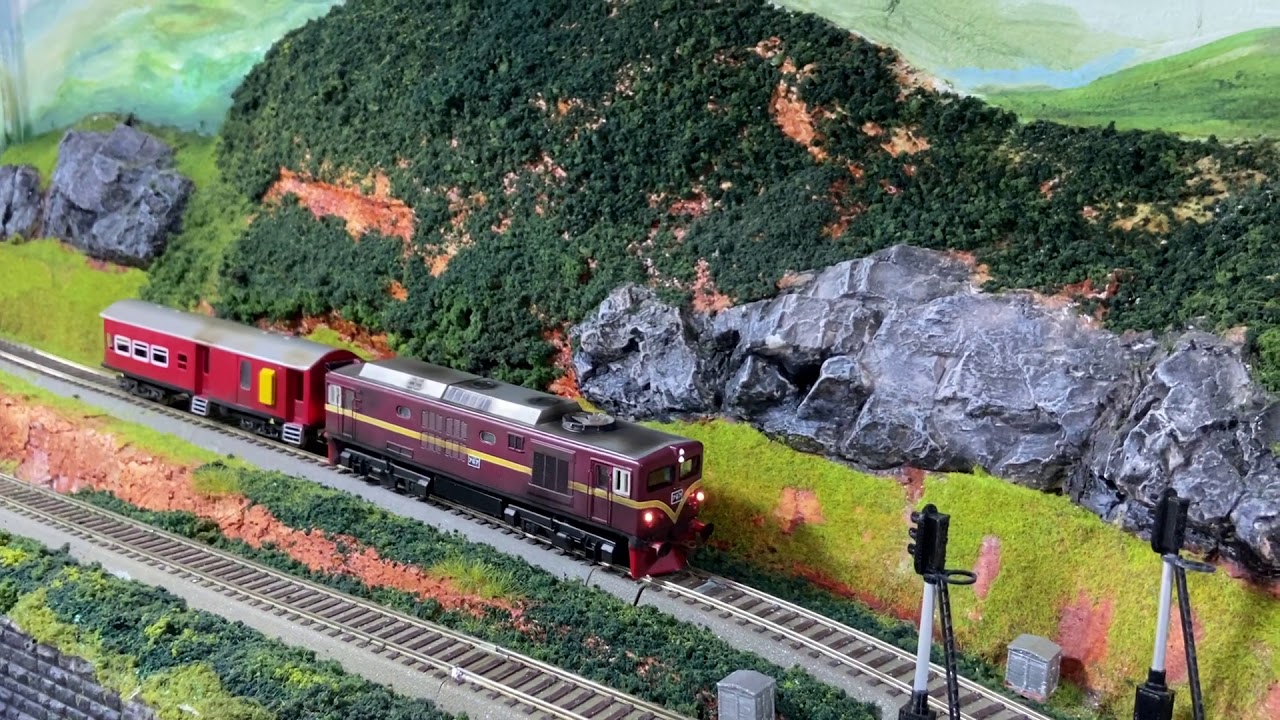 HO scale model of Hitachi class M5 Locomotive - YouTube