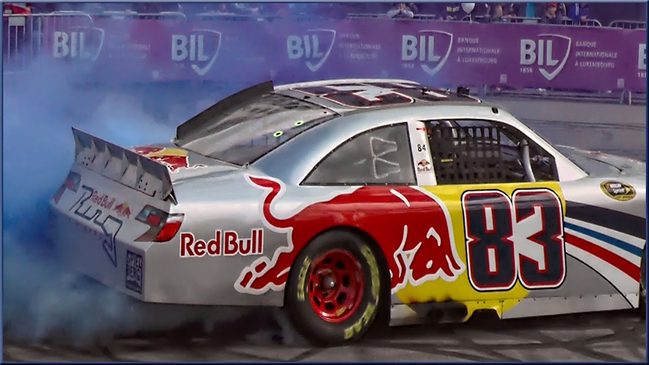 Nascar Blue Smoke Donuts/Drift - YouTube