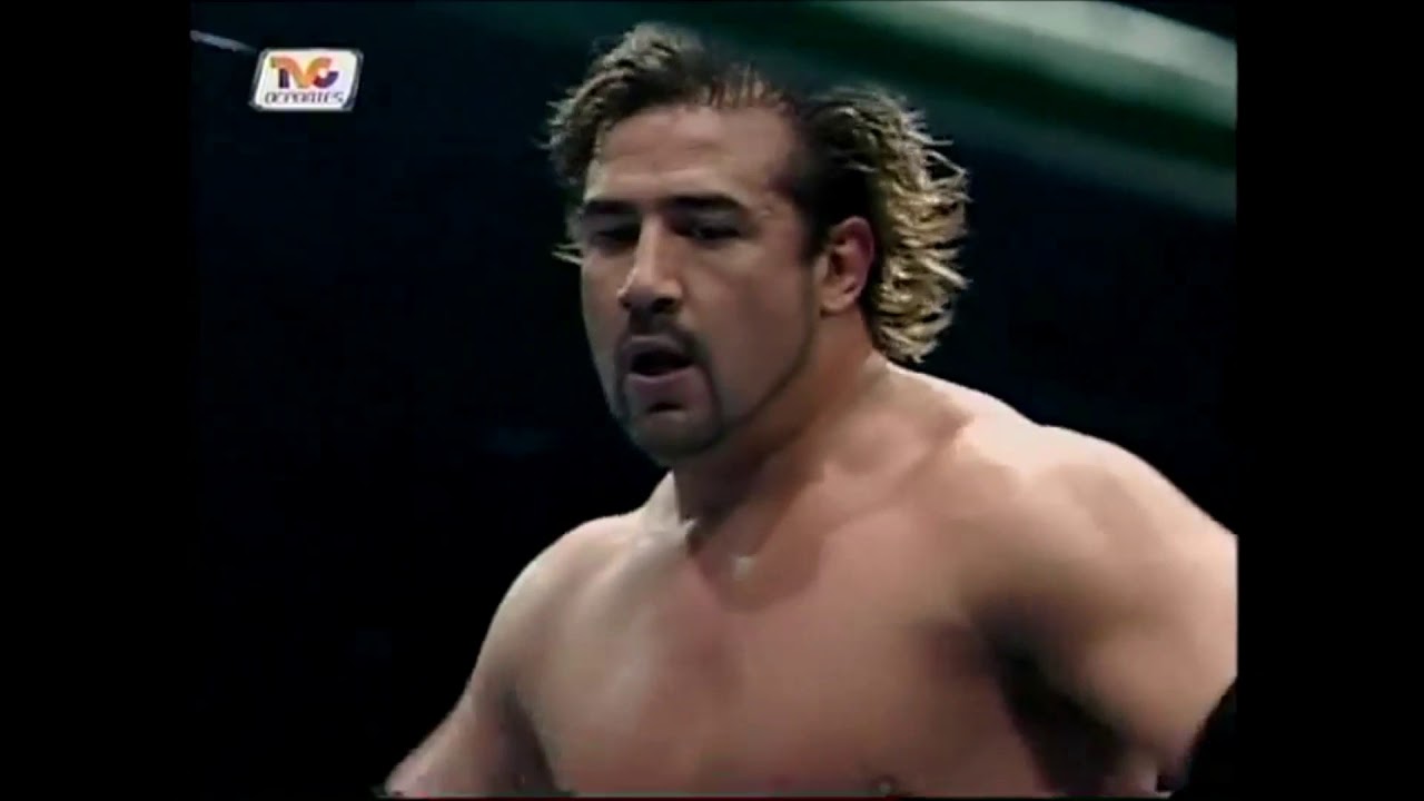 CMLL 2009 02 16 Último Guerrero vs Héctor Garza - YouTube