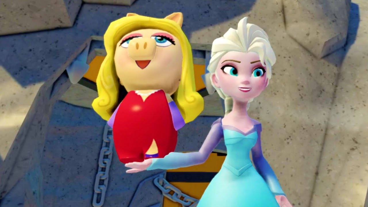 Elsa and Anna | Elsa Saves Missy Piggy from Maleficent | Disney ...