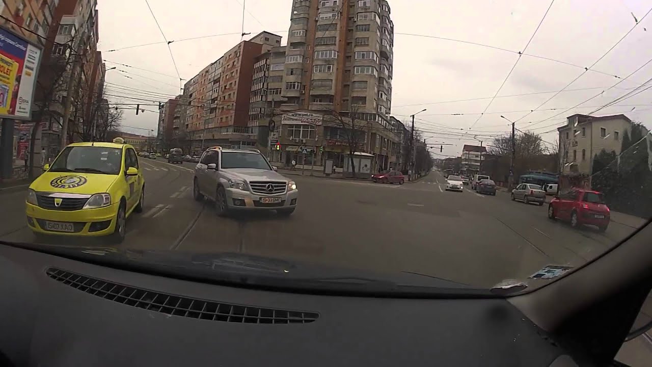 Bizon in trafic, Iasi - YouTube