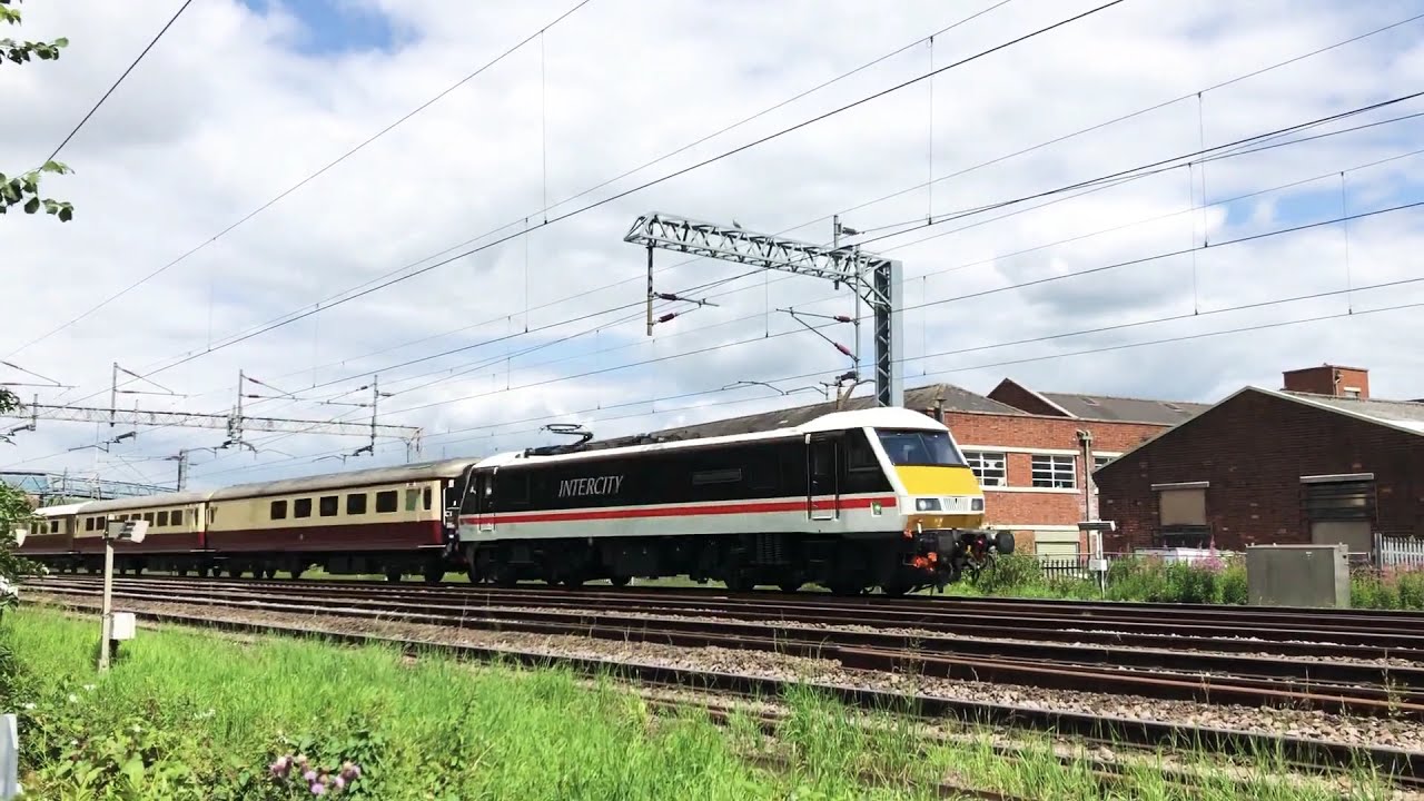 Train run LSL Class 90 90002 Wolf of Badenoch - YouTube