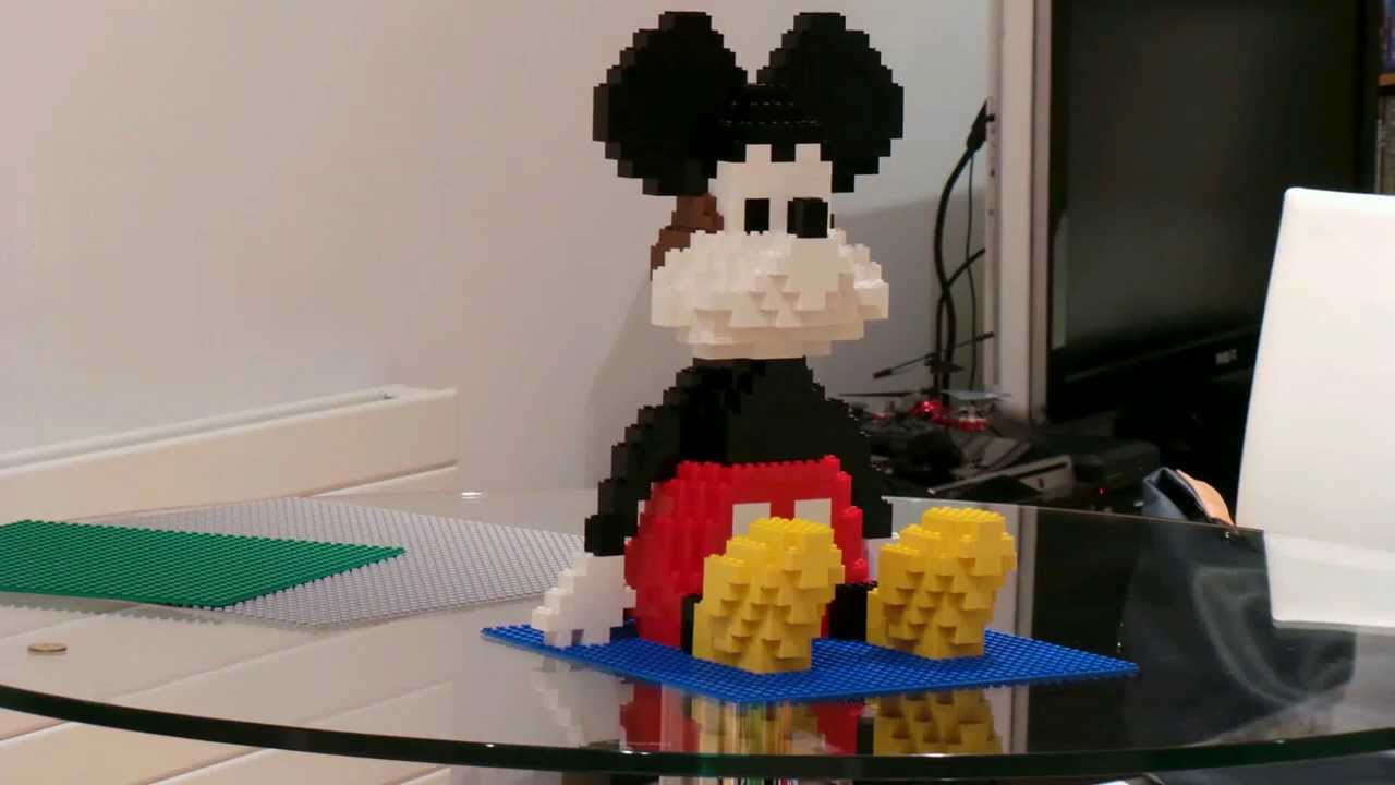 LEGO Mickey Mouse - 360 degrees - YouTube