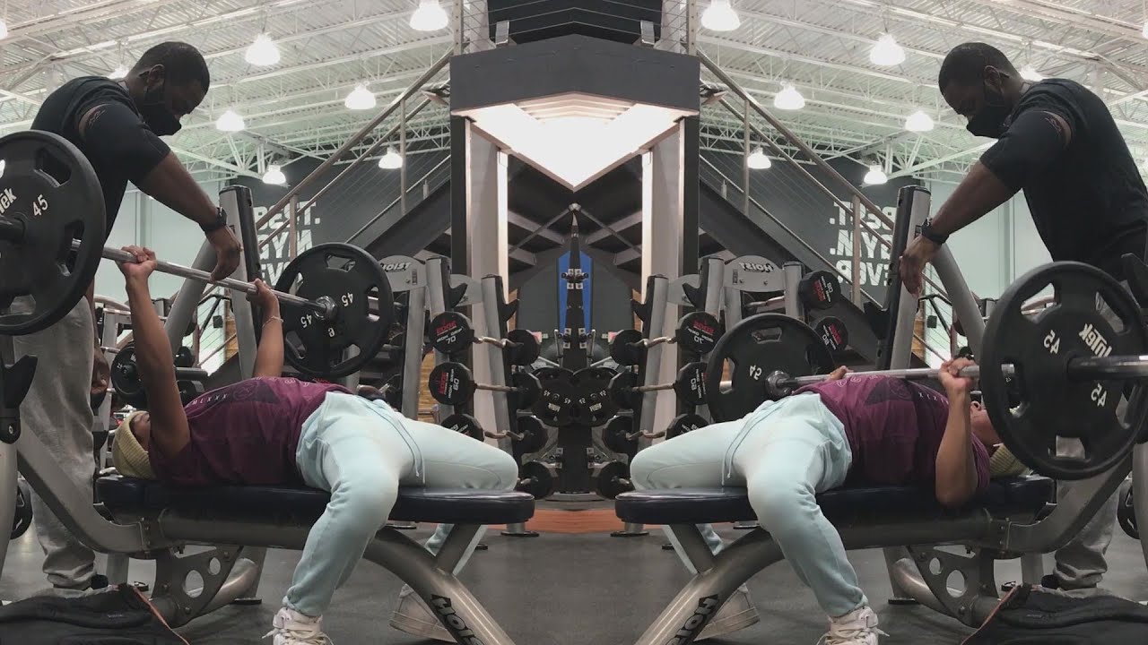 135 BENCH PR - YouTube