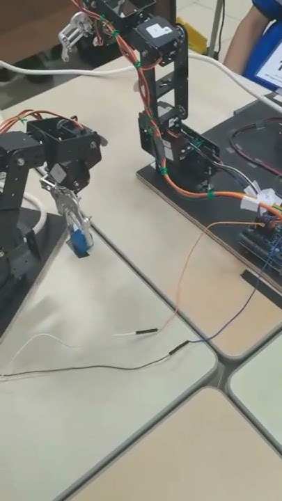 Robot lengan menggunakan servo sebagai penggerak - YouTube