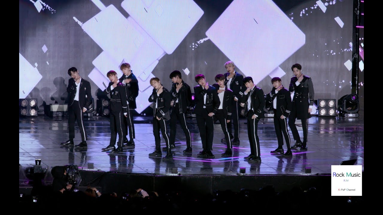 워너원(Wanna One) 켜줘 (Light)[4K 60P RAW 직캠]@181003 락뮤직 - YouTube