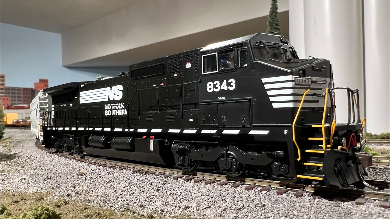 NS Manifest with Mid Train DPU - HO Scale - YouTube