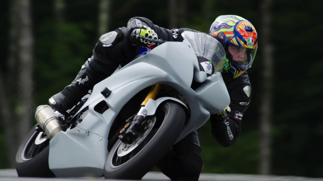 Yamaha R6 track bike walkaround [startup & Rev] - YouTube