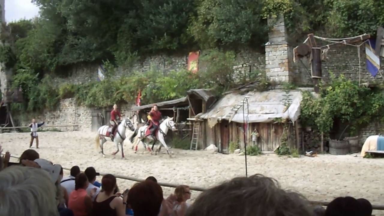 Provins, cité médiévale: spectacles et vue aérienne des environs - YouTube