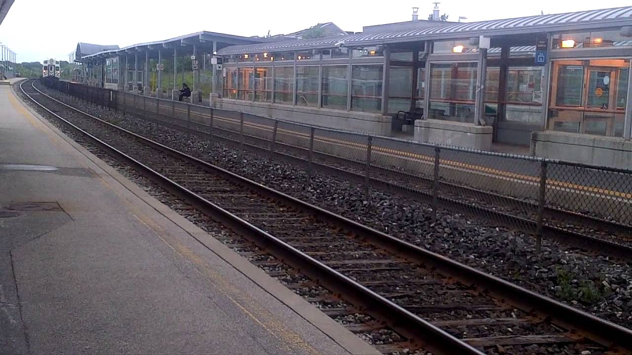 Stouffville GO train passing Danforth GO station - YouTube