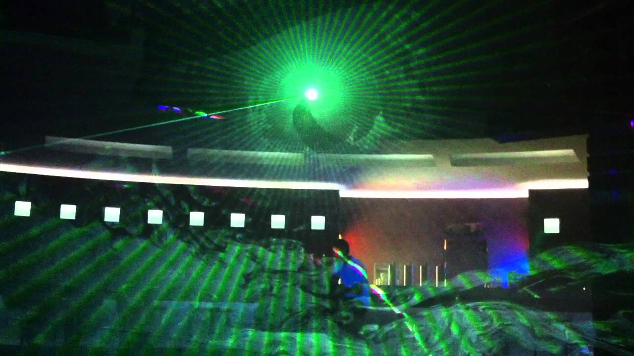 Volkslaser AlphaLase 2012 RGB 1,2 Watt Showlaser - Test - YouTube