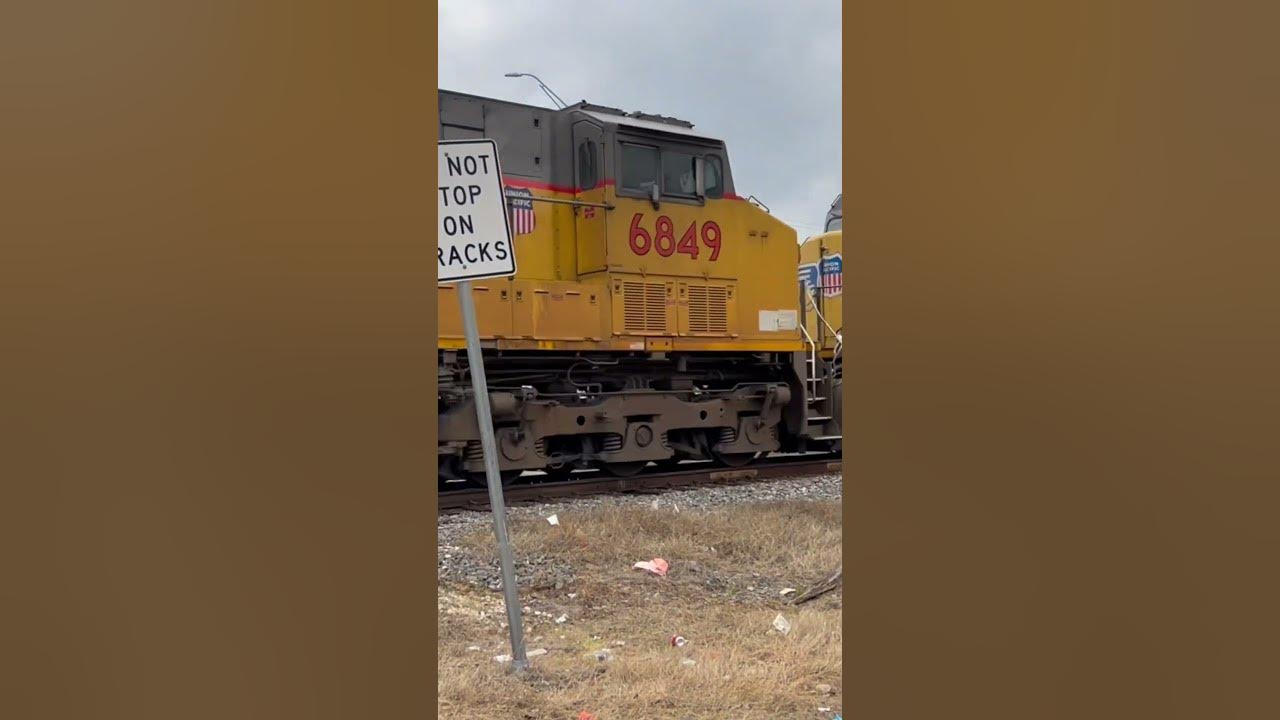 UP 6461 Lead Manifest Train #unionpacific - YouTube