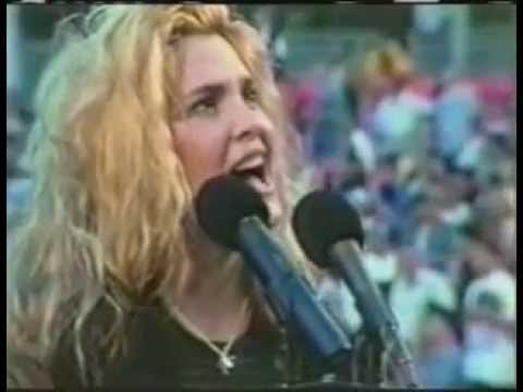 National Anthem 2001 // Laura Hawthorne // Shea Stadium - YouTube