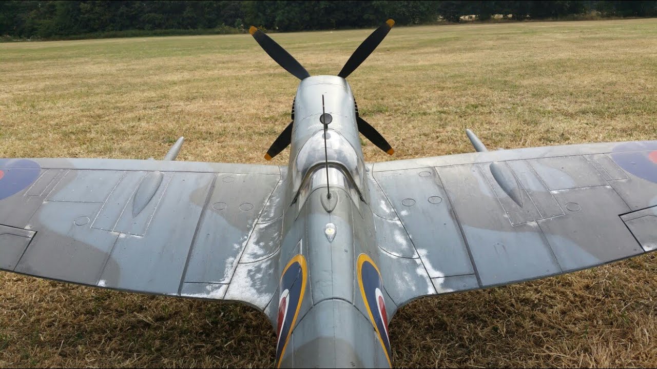 Flightline 1600 spitfire go around - YouTube