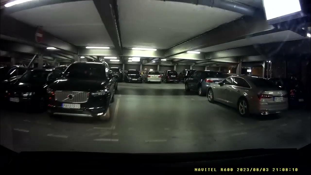 Belgrad - wyjazd z parkingu - YouTube