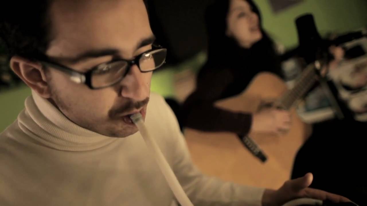 LE-LI "What's going on" (live n studio) - YouTube