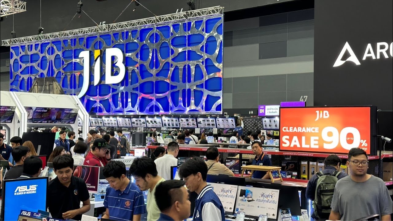 พาทัวร์บูธJIB ดูคอมประกอบ คอมเซ็ต ทีเด็ดการ์ดจอราคาคุ้ม ในงานคอมมาร์ท mega tech 2024 - YouTube