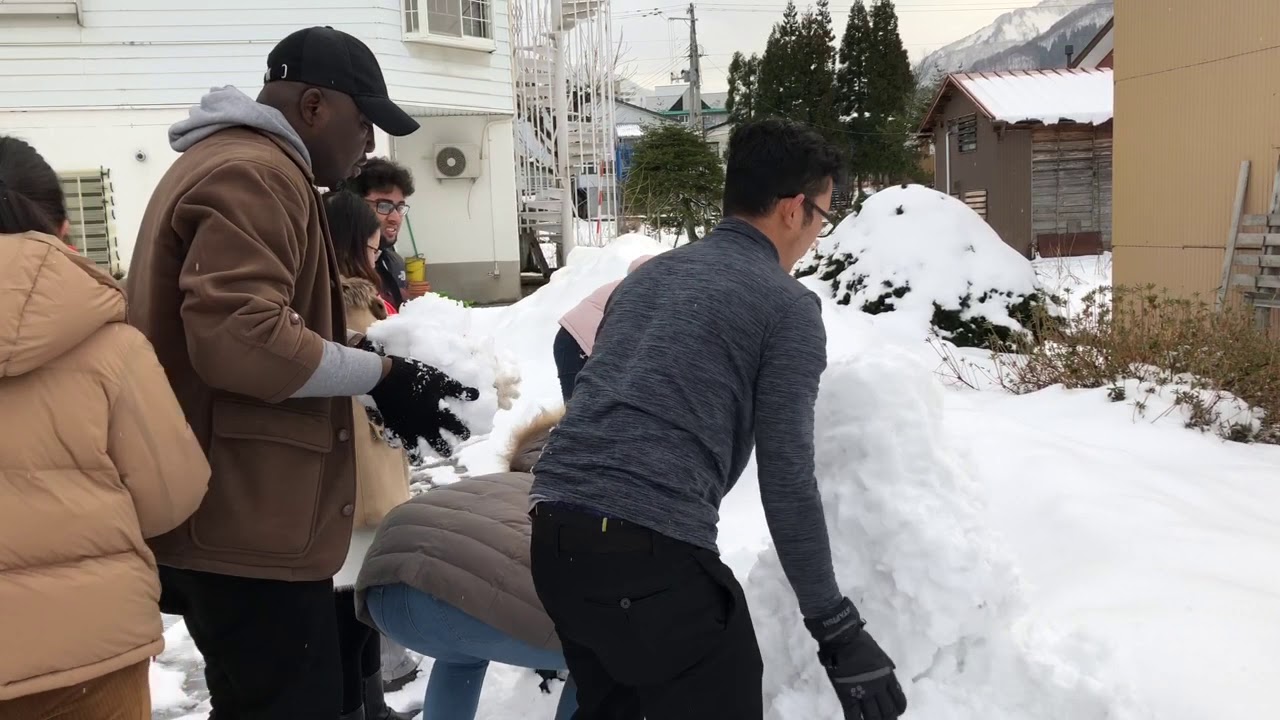 Japan Guide - How To Make A Snow Man - YouTube