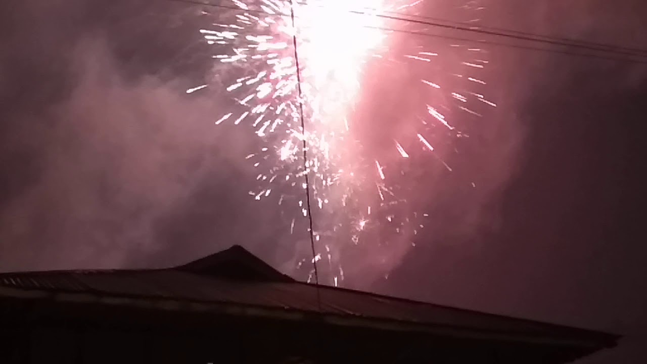 Kembang api 1000 shots - YouTube