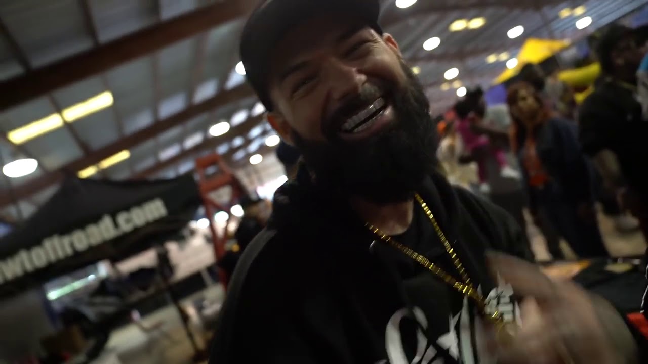 Paul Wall & Johnny Dang Host Houston's Bulldog Show Swanging In The ...