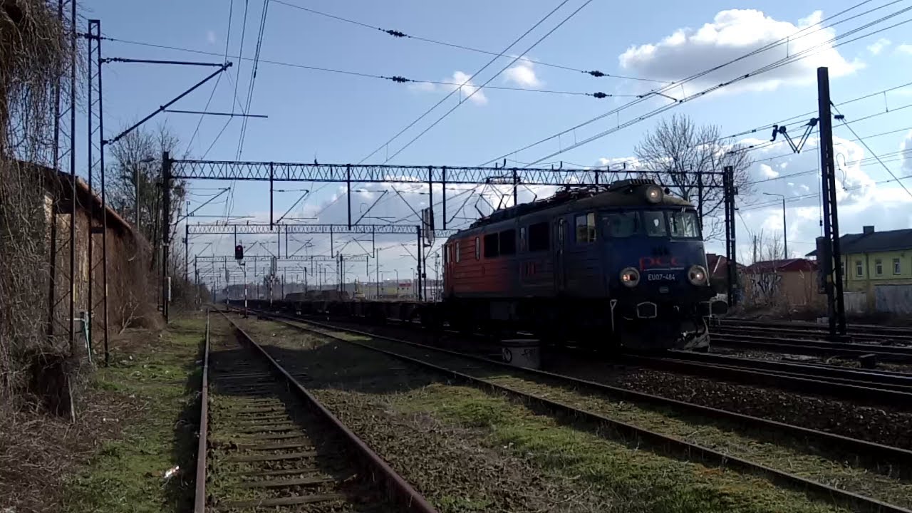 [PCC Intermodal] EU07-484 z platformami | Aleksandrów Kujawski - YouTube