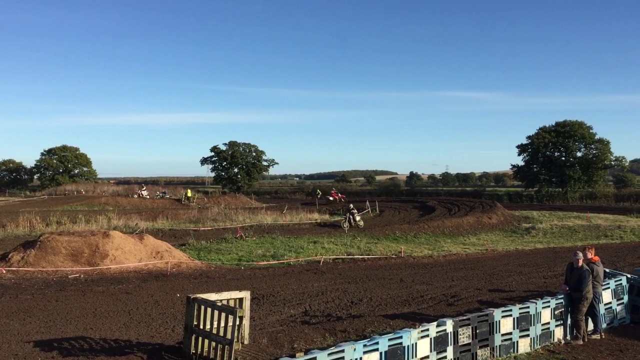 Crf 450 2016 moto 101 Grantham mx track - YouTube