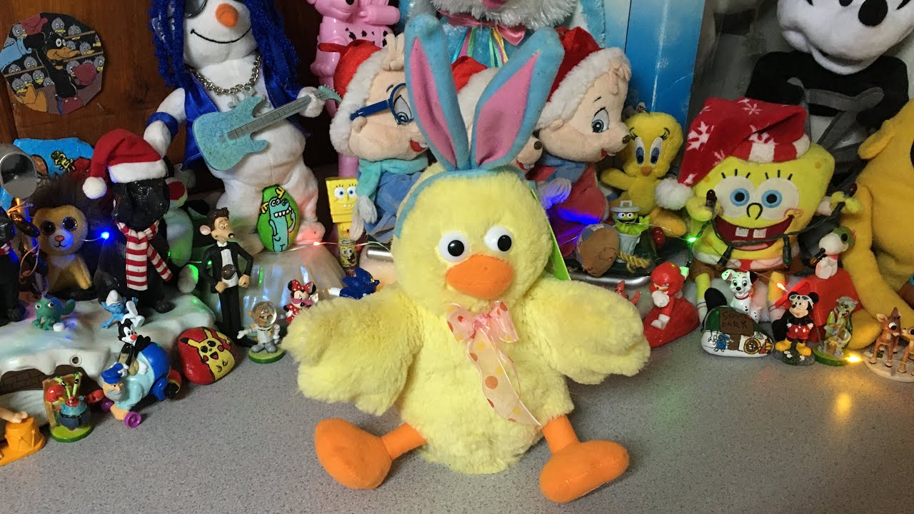 Giggles international dancing chicken - YouTube