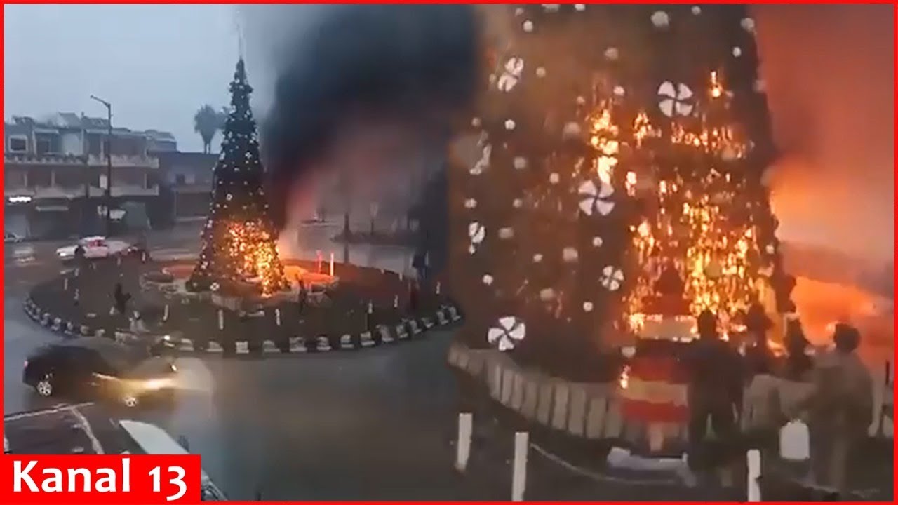 Al-Qaeda burns Christmas tree in Syria’s Hama city - YouTube