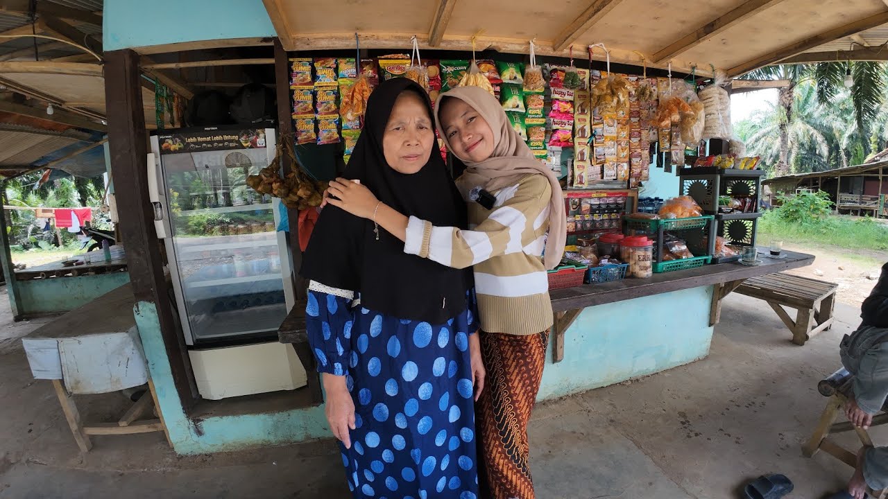 Aktifitas gadis desa cantik neng Putri berjualan ketika ditempat ...