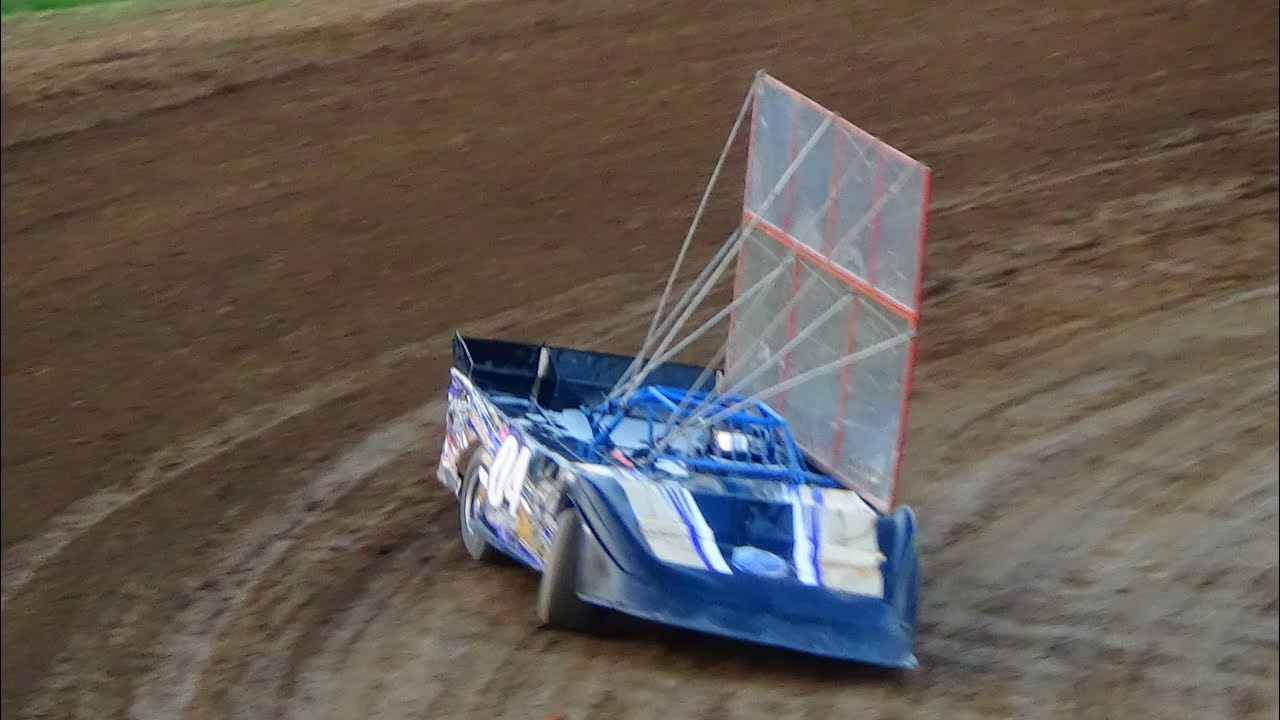 Outlaw Late Model Qualifying at Crystal Motor Speedway, Michigan on 09 ...