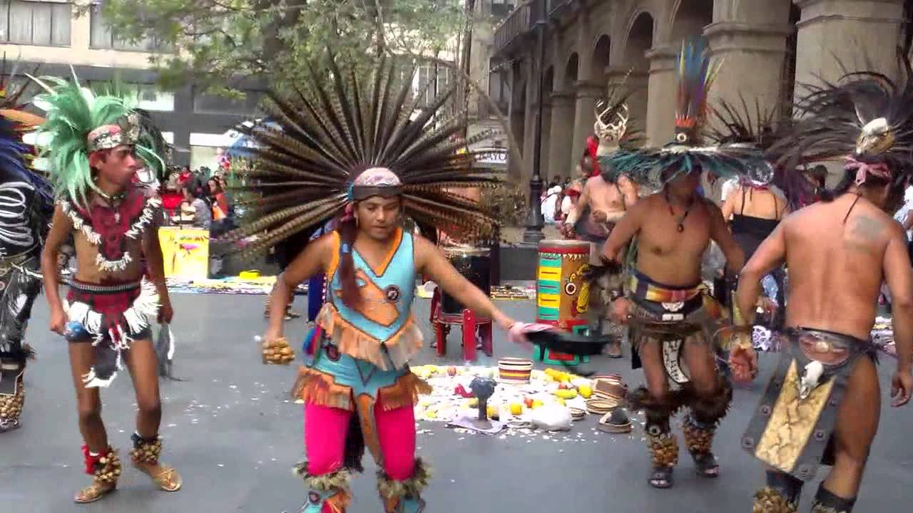 Danza Azteca en el Zócalo de la Cd. de México/Tenochtitlán - YouTube