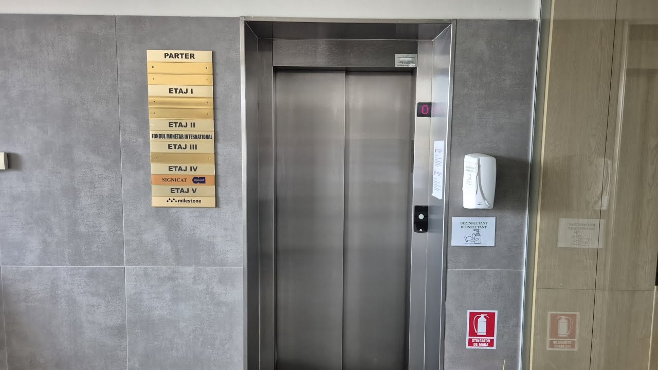 Very nice, but pretty locked off Schindler Smart 002 lift @ Strada ...