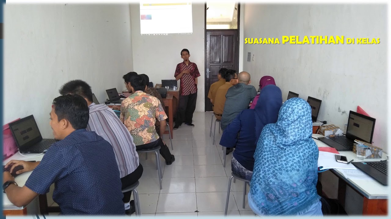 Pelatihan E Learning with Moodle SMAN 7 Kab Tangerang - YouTube