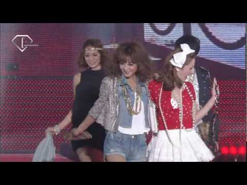 fashiontv | FTV.com - TOKYO GIRLS COLLECTION SPRING/SUMMER 2010 1