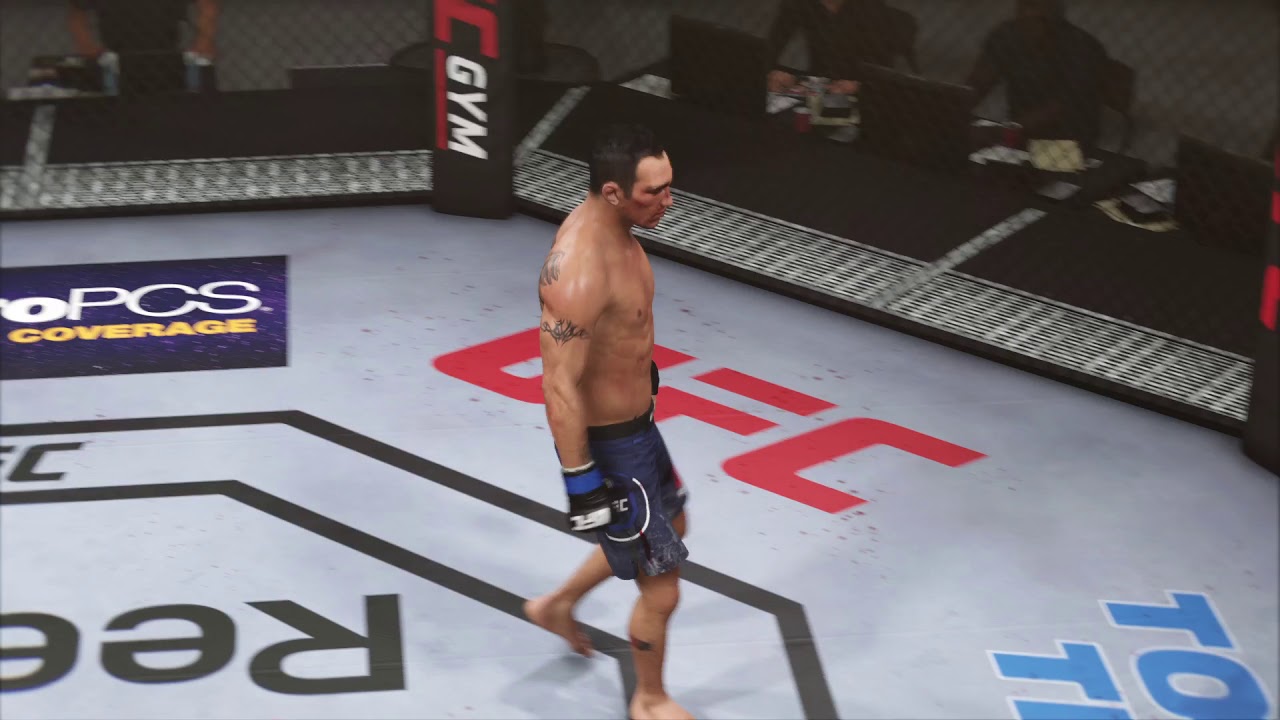Crazy Spinning Elbow KO || EA SPORTS™ UFC®3 - YouTube