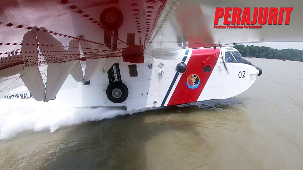 Bombardier CL-415MP APMM - YouTube