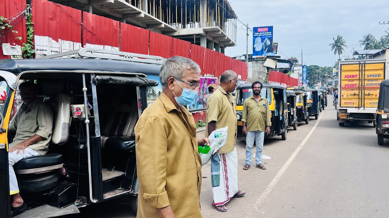 ഈ സ്റ്റാൻഡിലെ ഓട്ടോറിക്ഷകൾ സ്വിച്ചിട്ടാൽ നിങ്ങളുടെ കൂടെ വരും ...