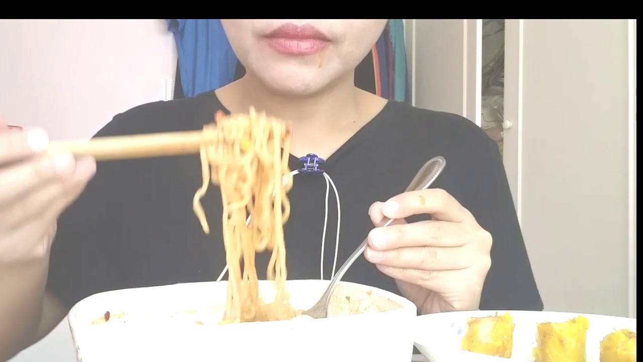 Spicy Ramen,Eggs,Spam and Shio Mai. - YouTube