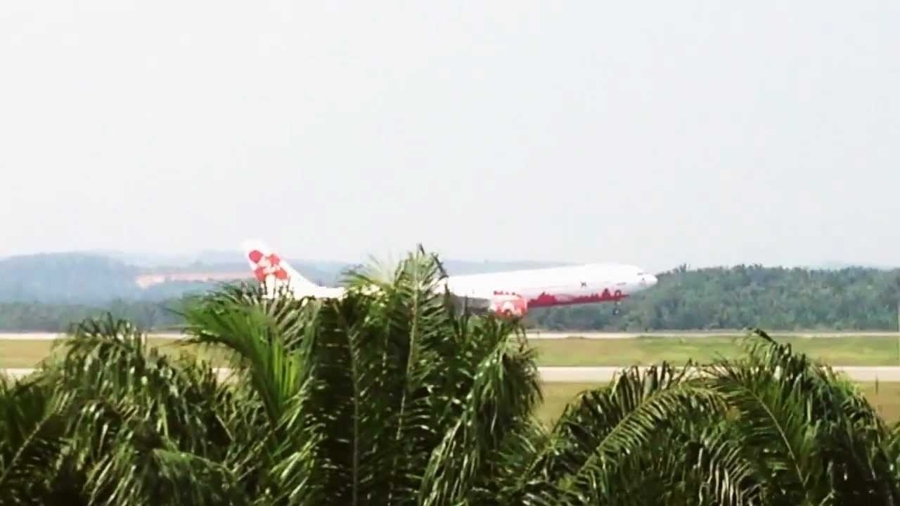 Airasia X Airbus A330-300 9M-XXA 9M-XAA D7 207/507 Landing KUL WMKK ...